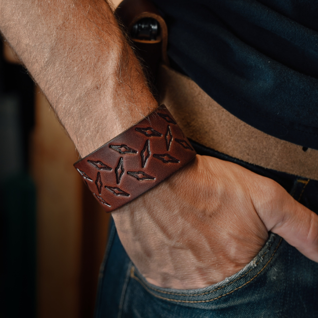 Diamond Plate Cuff – American Bench Craft